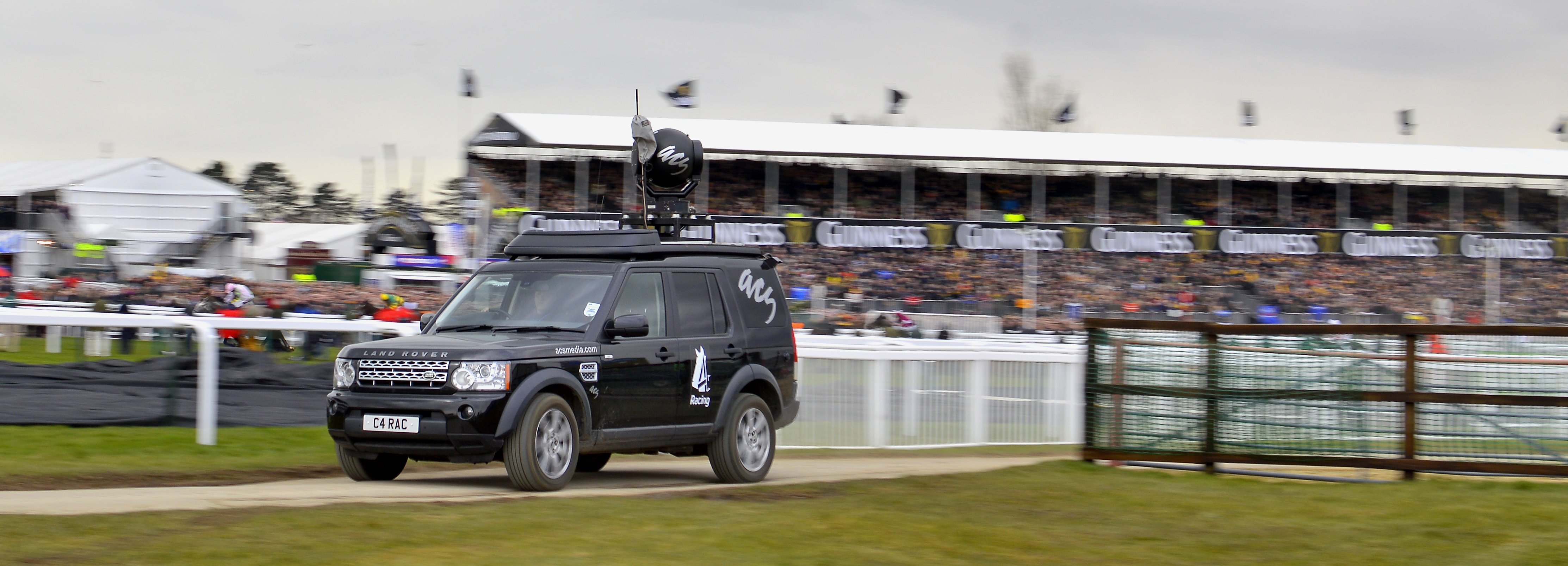 ACS flies over 2014 Cheltenham Festival for C4 Racing
