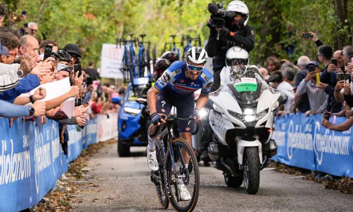 Maglia rosa: EMG Italy on managing the logistics and technicalities of ...